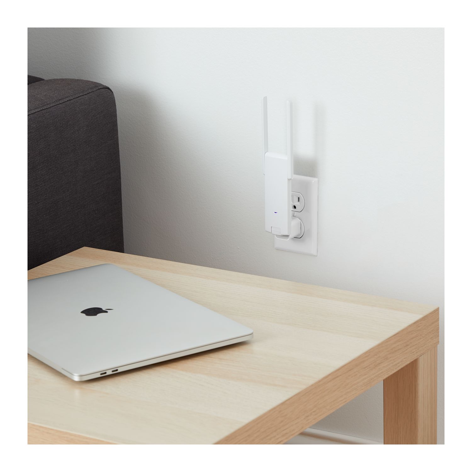 Dual Band WiFi Extender - Custom Branded Promotional Tech Accessories ...